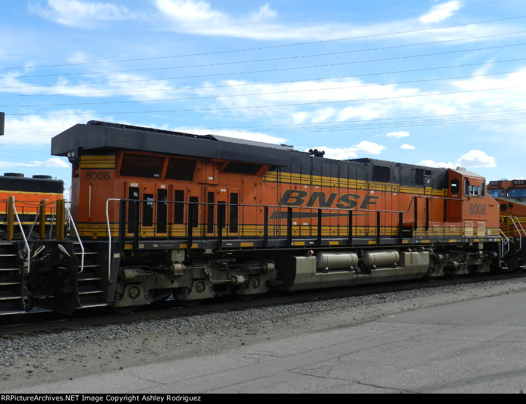 BNSF 8008